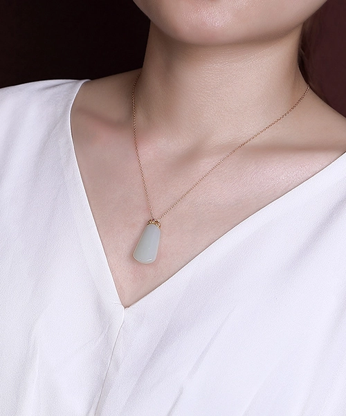 Simple Design Jade Flat Pendant